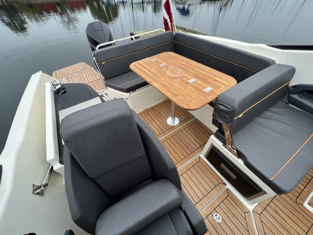 Uttern D70 Mercury 300 HK V8 – Dansk Sejl & Motor